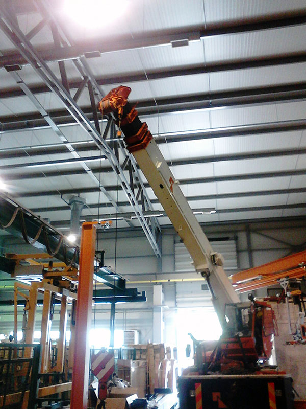 Installation of X-Y lightweight crane systems